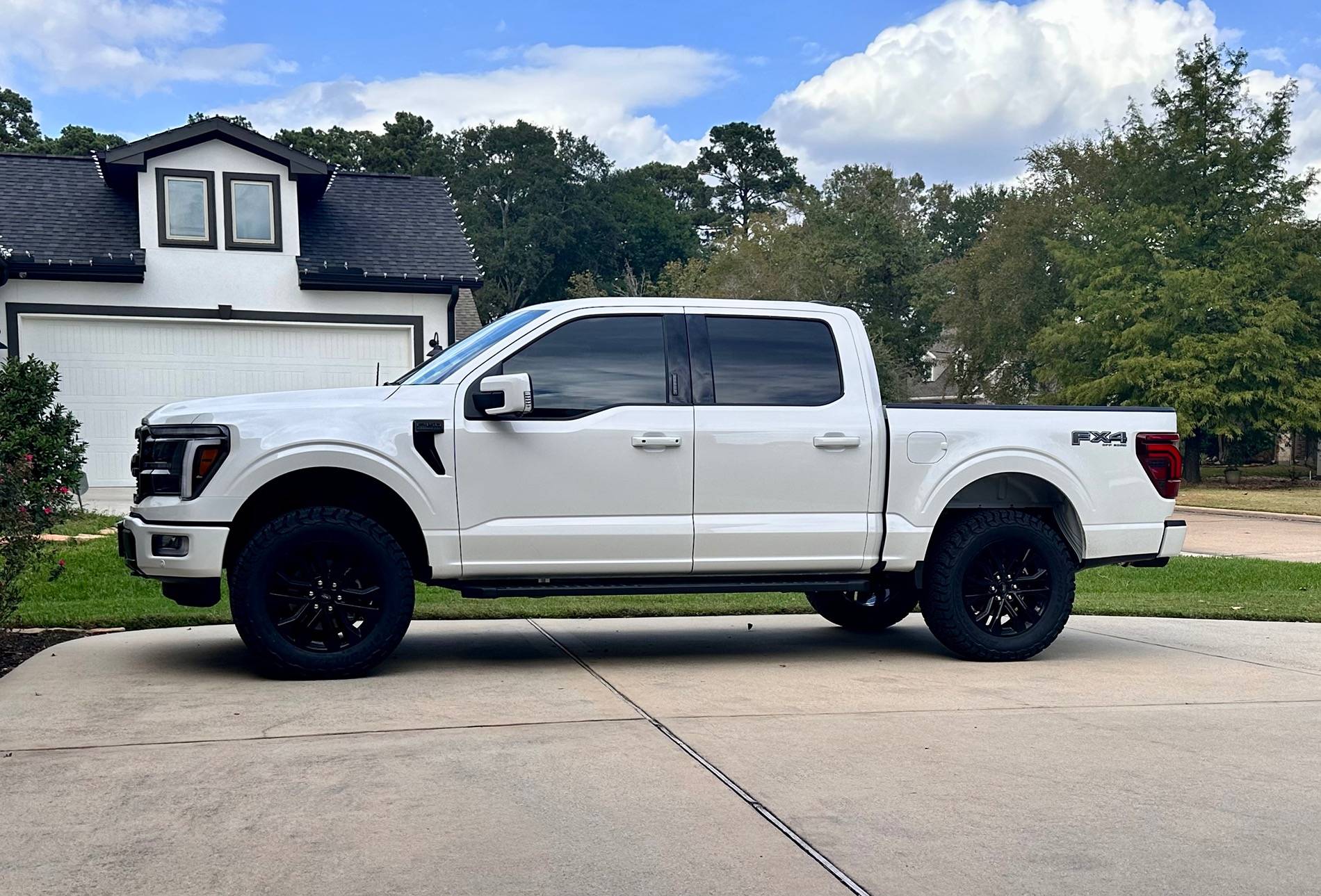 Leveled on 34 inch KO3 tires (295/70/18) + 2" ReadyLift Leveling Kit ...