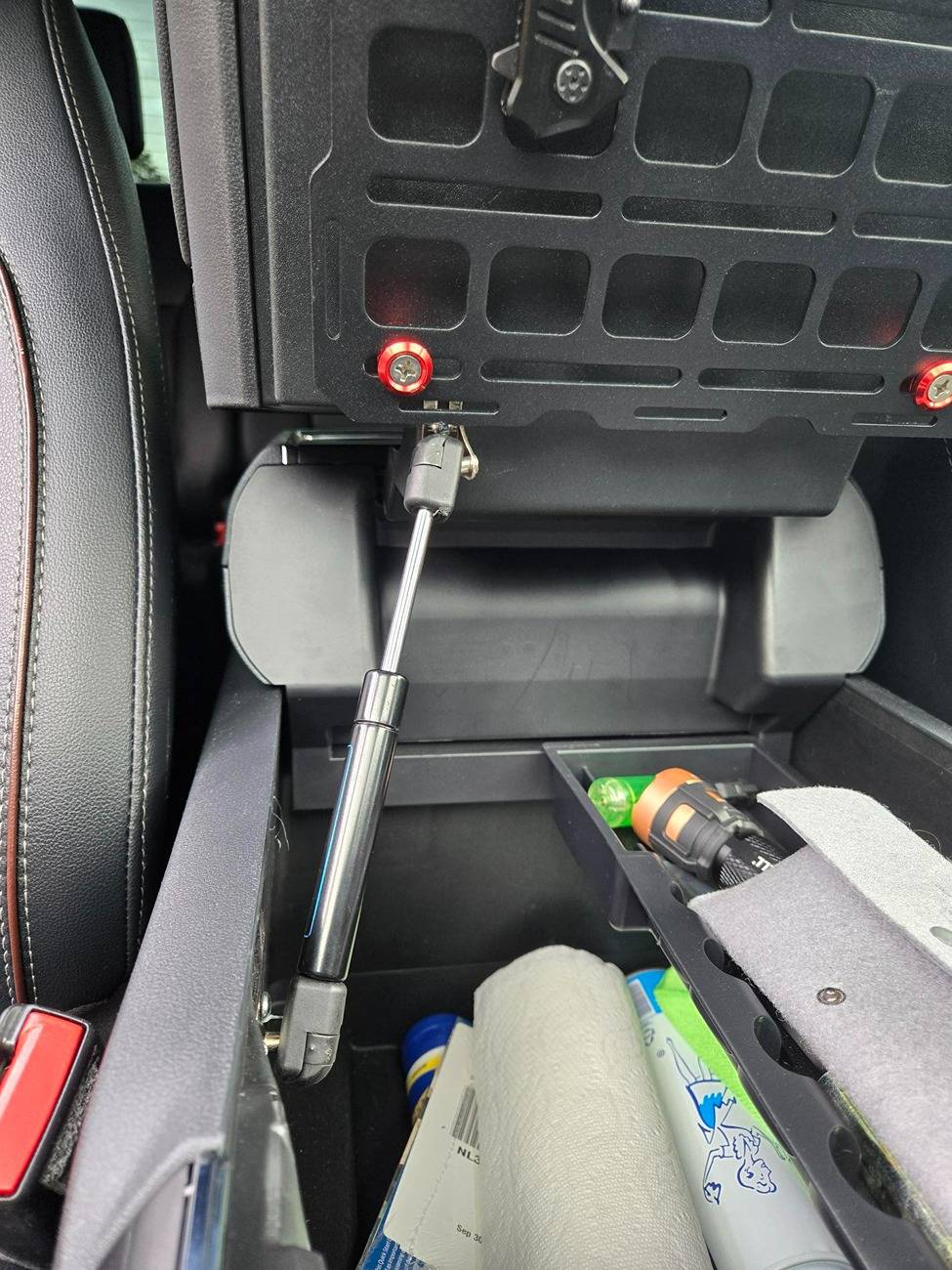 Work Surface Console won't stay open after "Penny trick" | F150gen14 -- 2021+ Ford F-150, Tremor ...