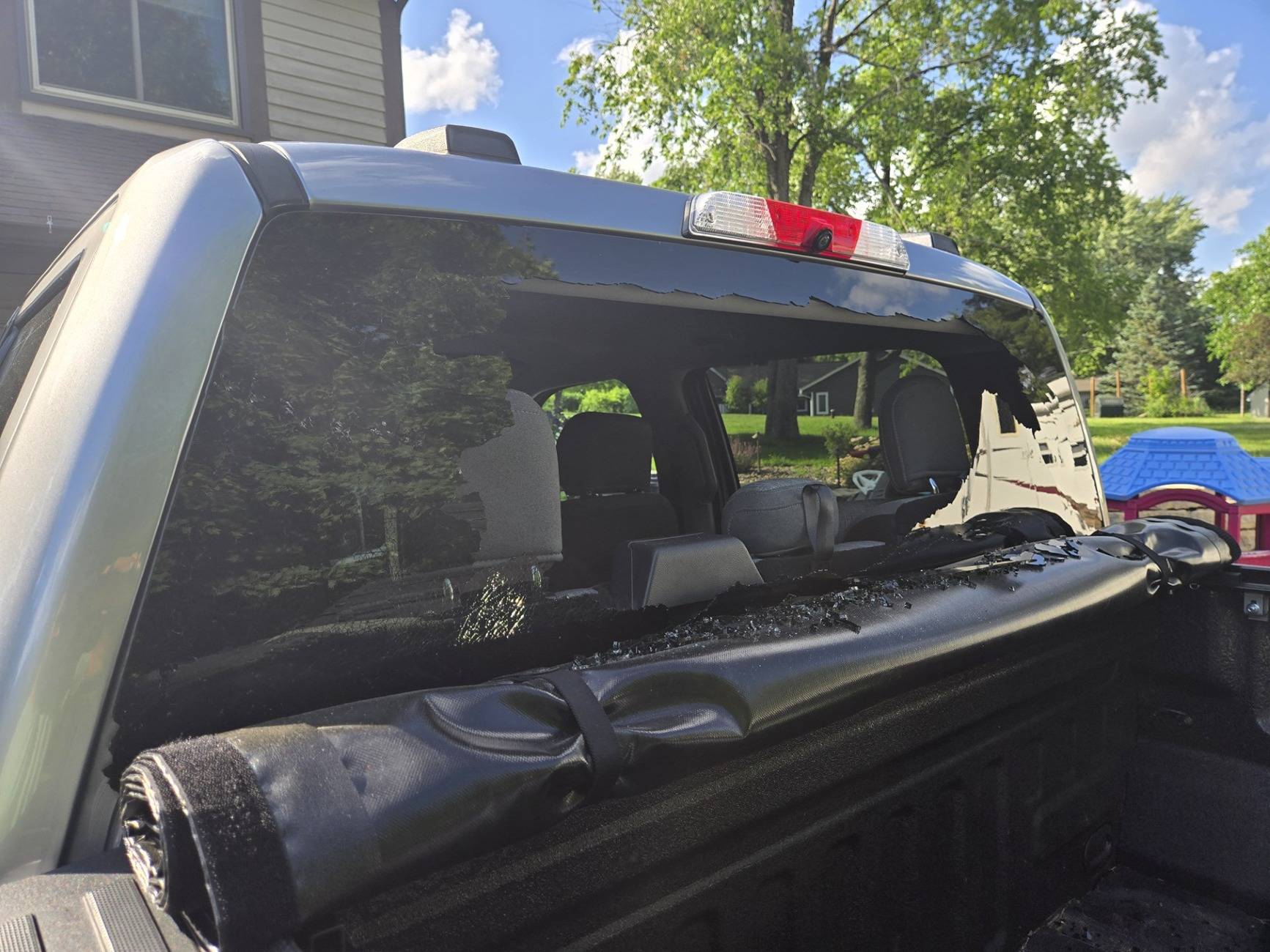 Rear window shattered without impact | F150gen14 -- 2021+ Ford F-150 ...