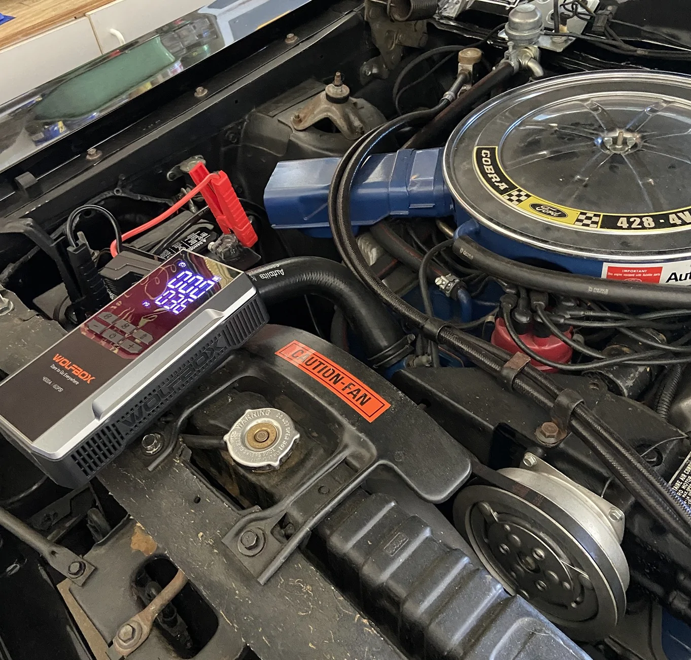 Review: WOLFBOX 4-in-1 Jump Starter 4000A- Air Compressor 160psi- Light ...