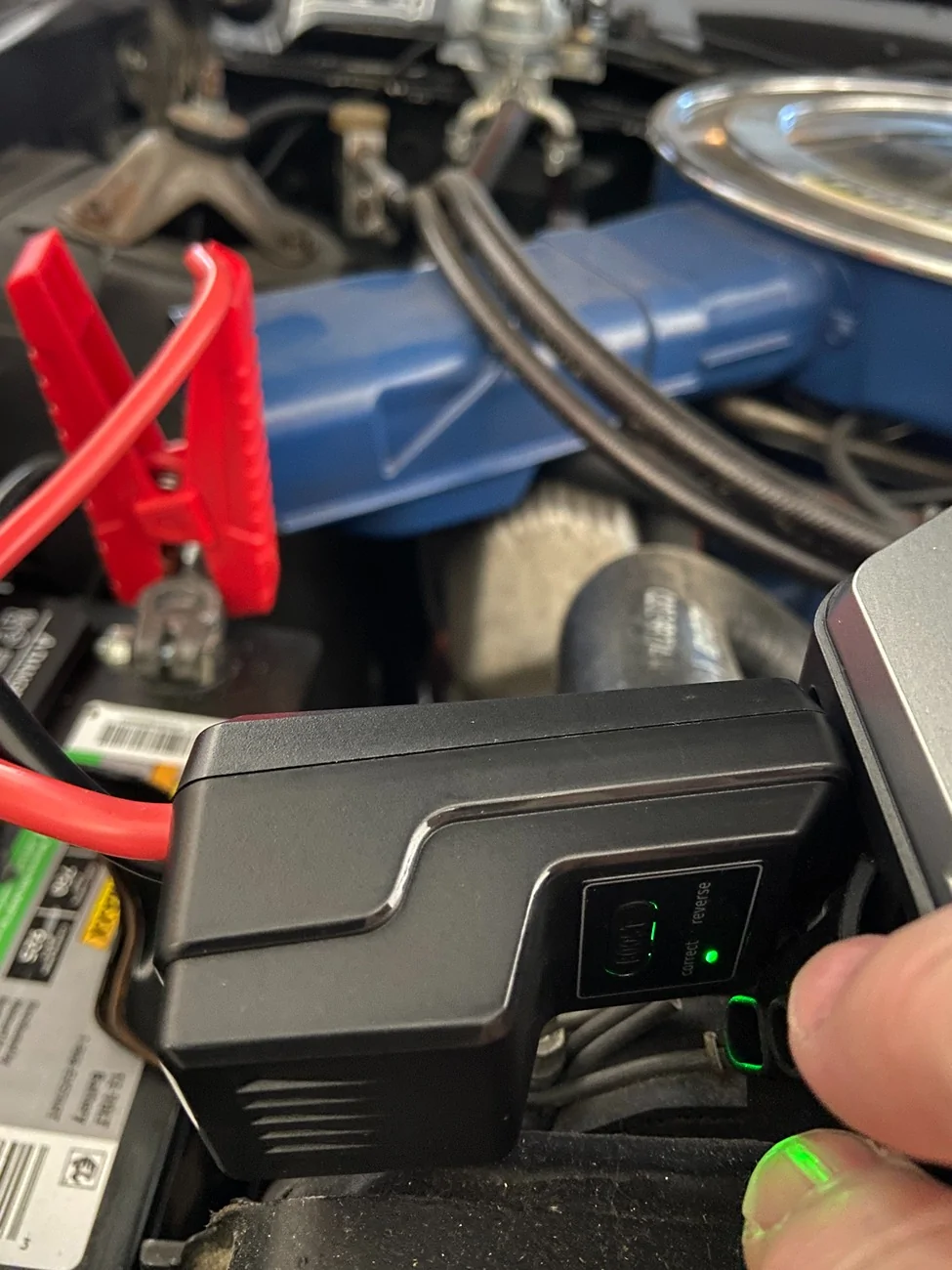 Review: WOLFBOX 4-in-1 Jump Starter 4000A- Air Compressor 160psi- Light ...