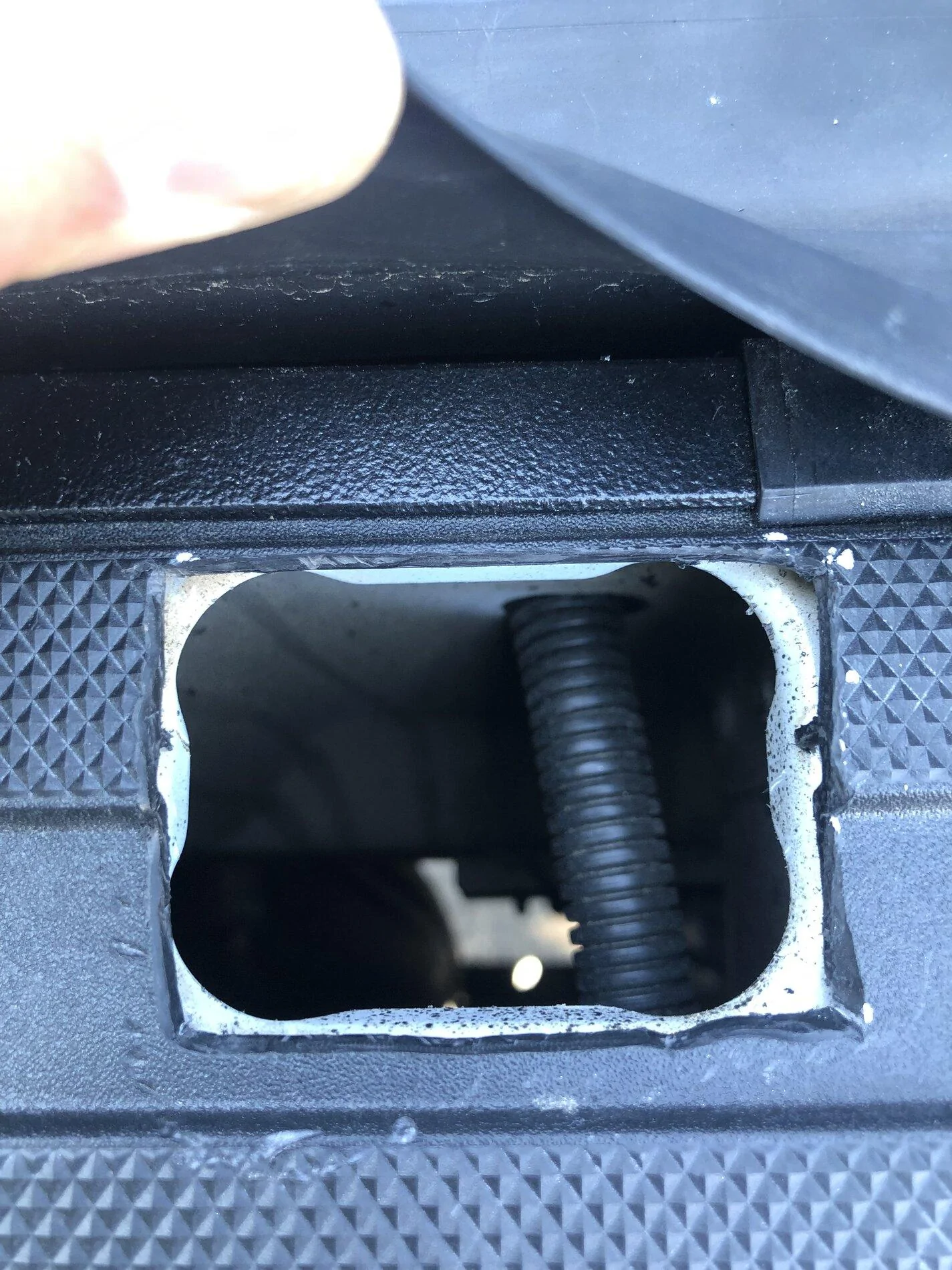 Front Stake Pocket Uncovering 5.5' Bed | Page 2 | F150gen14 -- 2021 ...