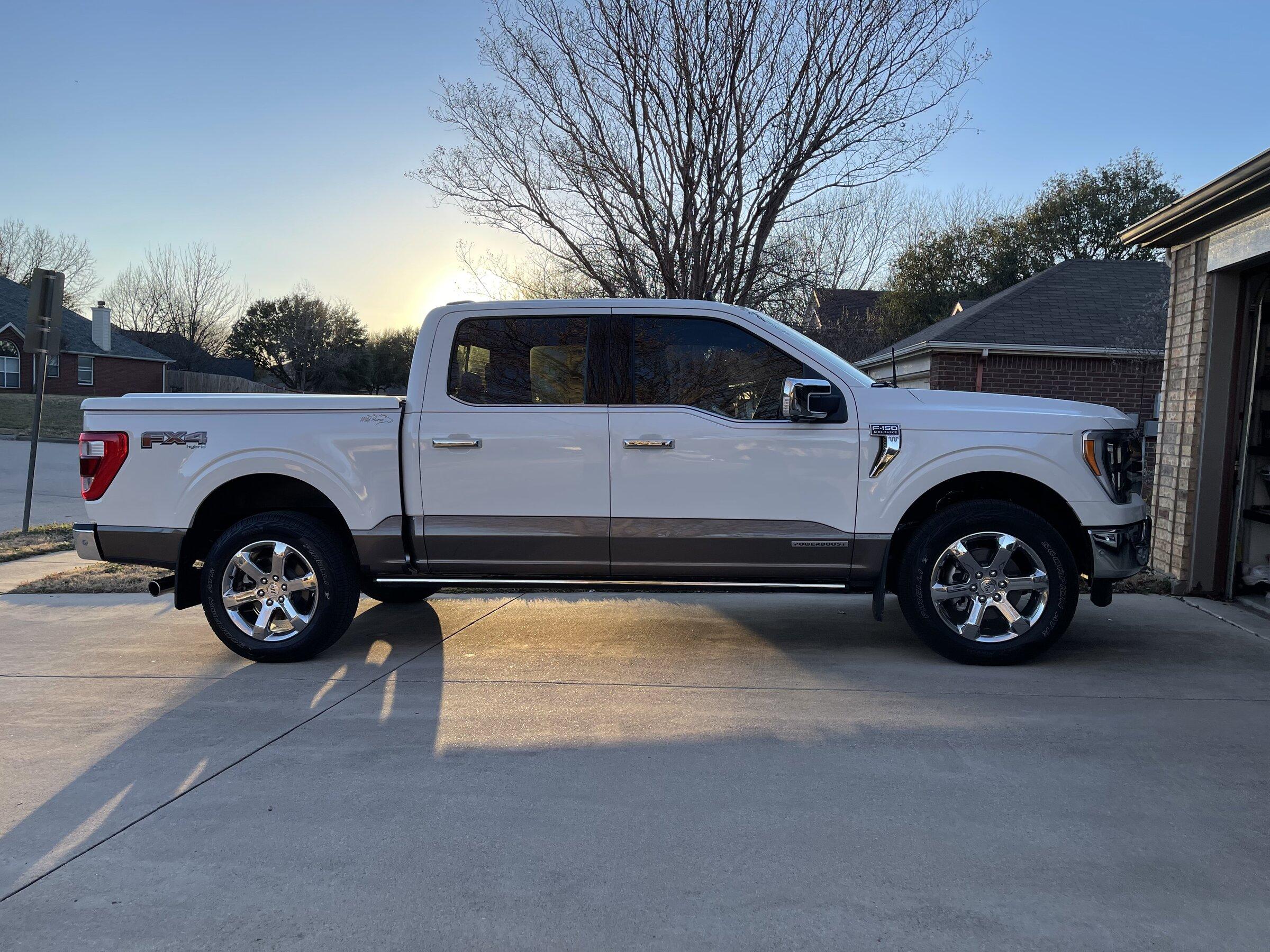 space white metallic with stone gray lower?? | F150gen14 -- 2021+ Ford ...