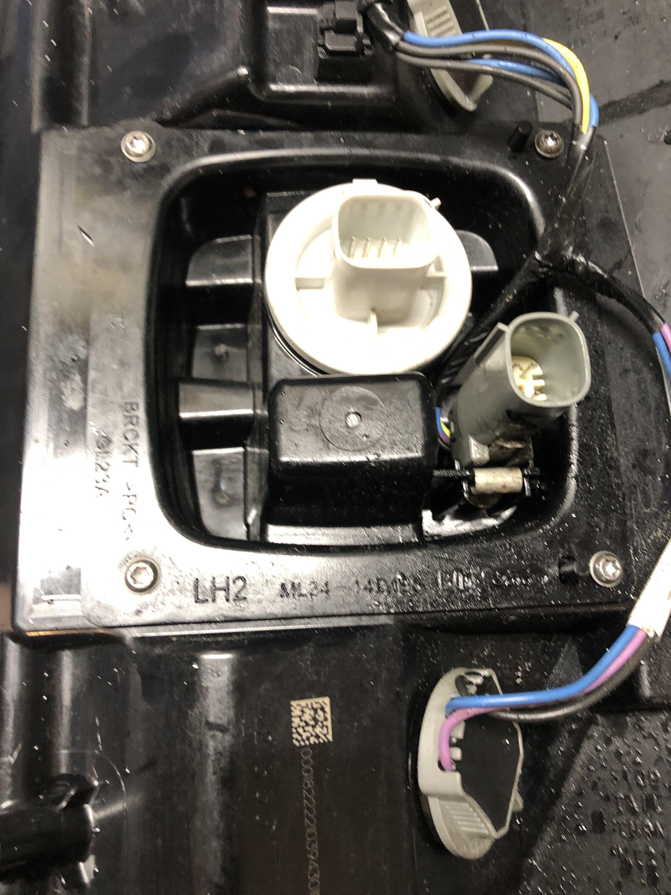 Upgrading Reverse Lights | F150gen14 -- 2021+ Ford F-150, Tremor ...