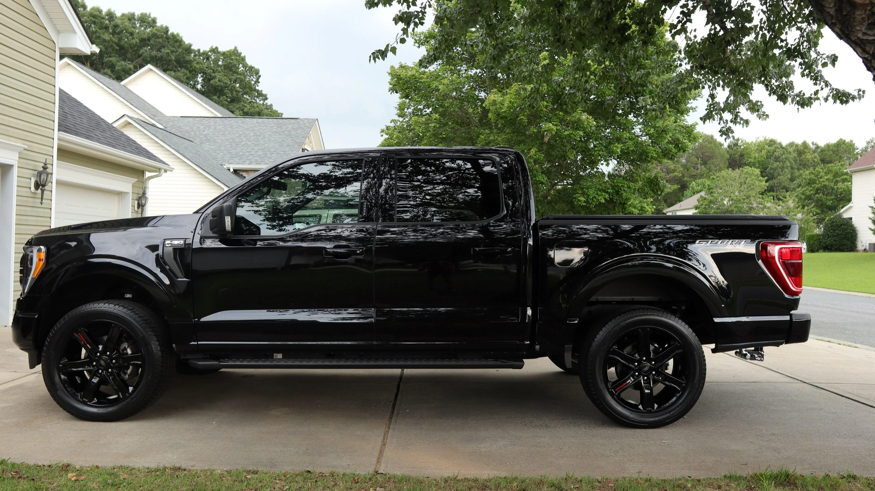 Before & after with new Ford Performance 22" inch wheels + Michelin ...