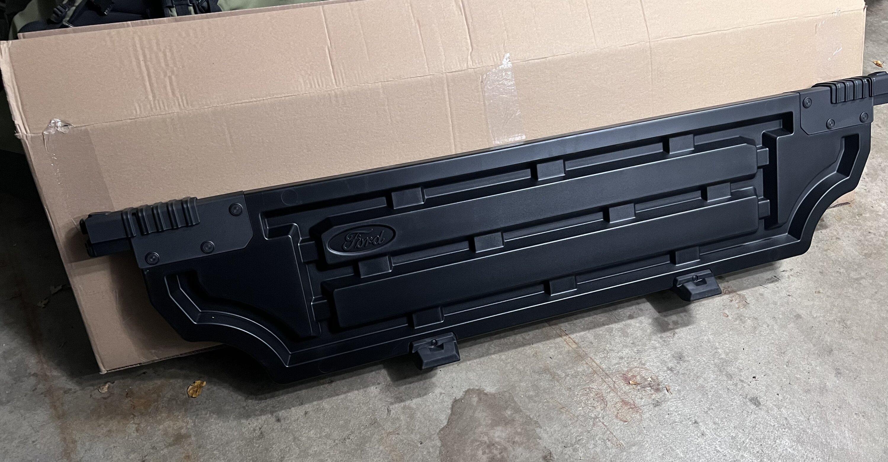 Iowa - Bed divider NIB | F150gen14 -- 2021+ Ford F-150, Tremor, Raptor ...