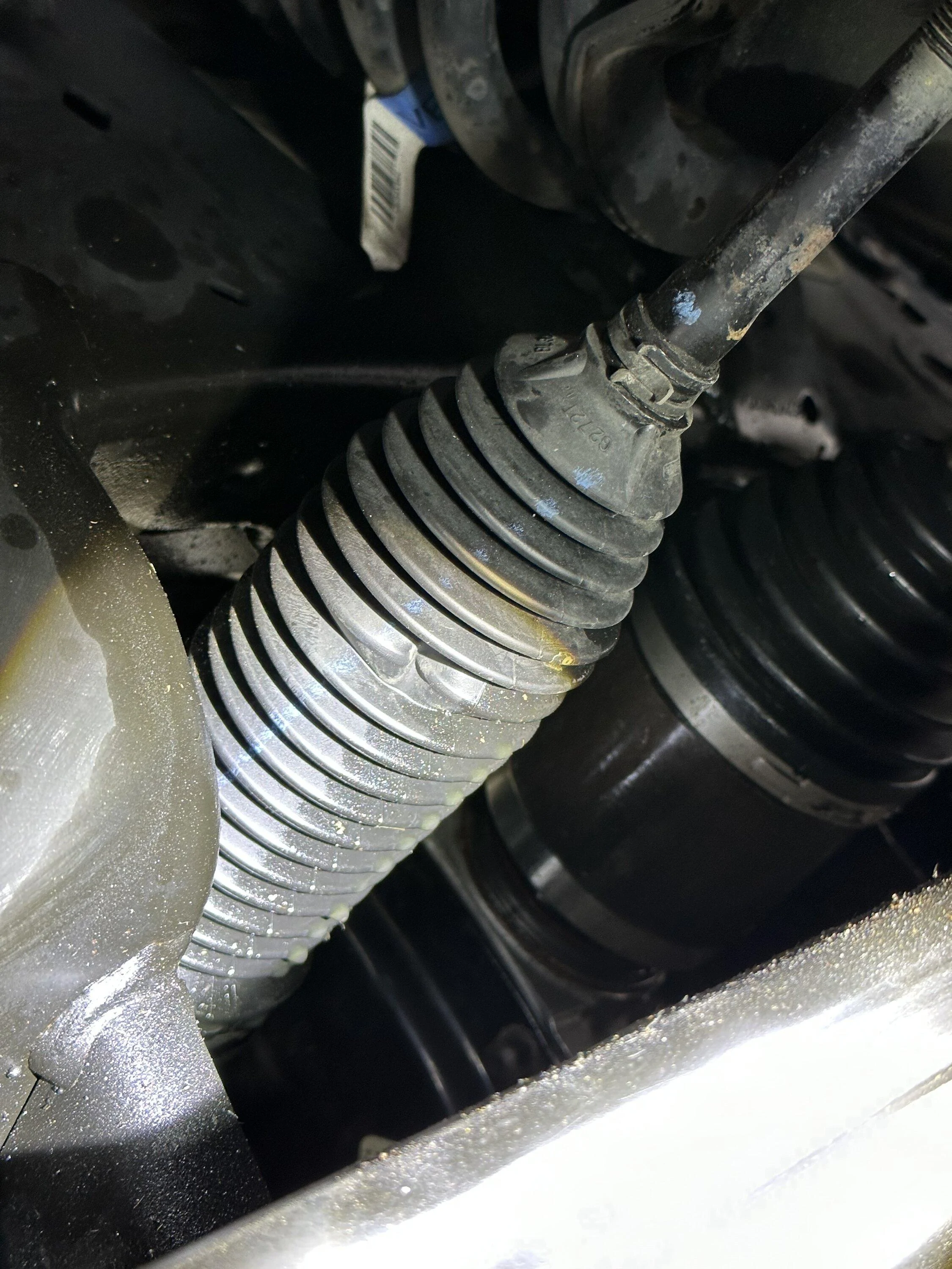 CV Axle Leaking Dif Fluid…Again | F150gen14 -- 2021+ Ford F-150, Tremor ...
